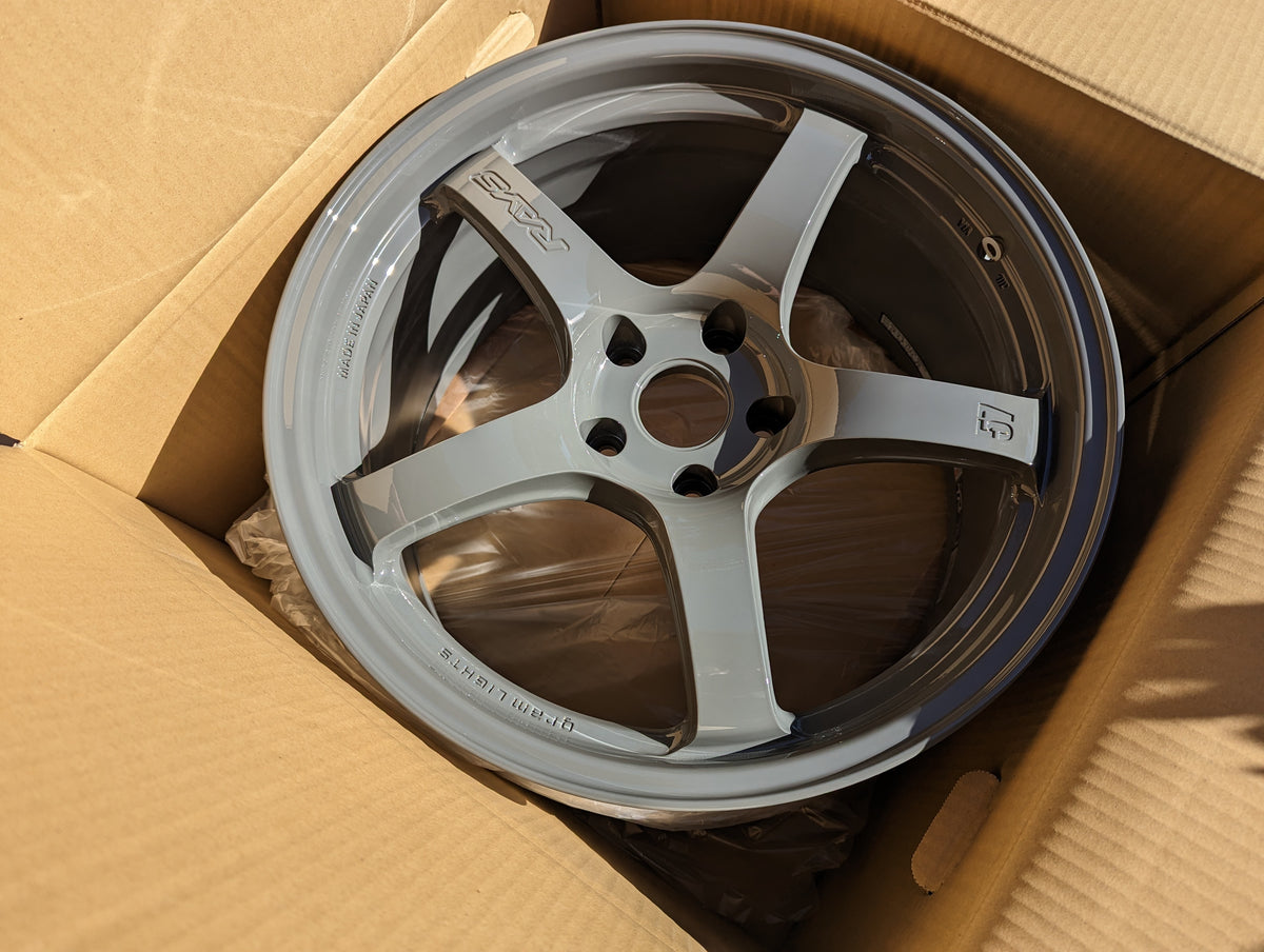 Rays Gram Lights 57 CR (Gloss Grey) - 5x114.3 - 18x9.5 +22 – Hausofwheels