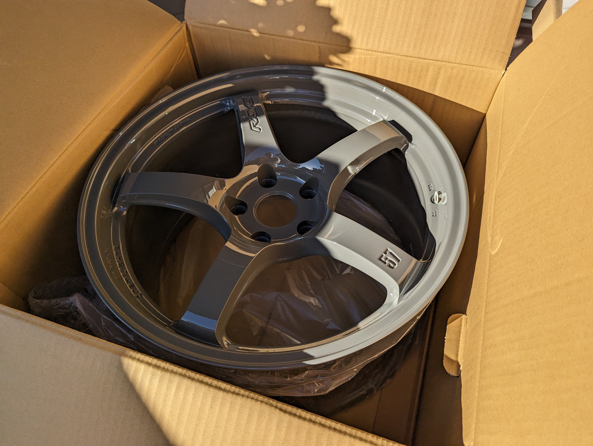 Rays Gram Lights 57 CR (Gloss Grey) - 5x114.3 - 18x9.5 +38 – Hausofwheels
