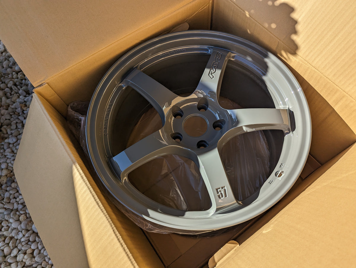 Rays Gram Lights 57 CR (Gloss Grey) - 5x114.3 - 18x9.5 +38 – Hausofwheels