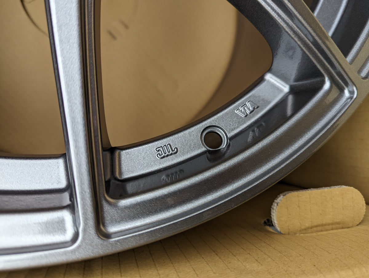 SSR GTX01 (Dark Silver) - 5x100 - 18x9.5 +40 – Hausofwheels