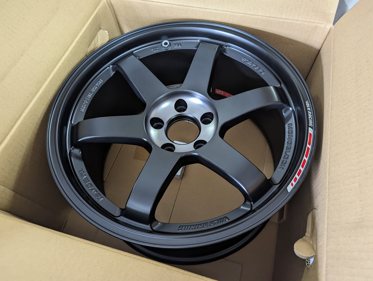 Rays Volks Racing TE37 Black Edition Ill - 5x114.3 - 18x9.5 +21 ...