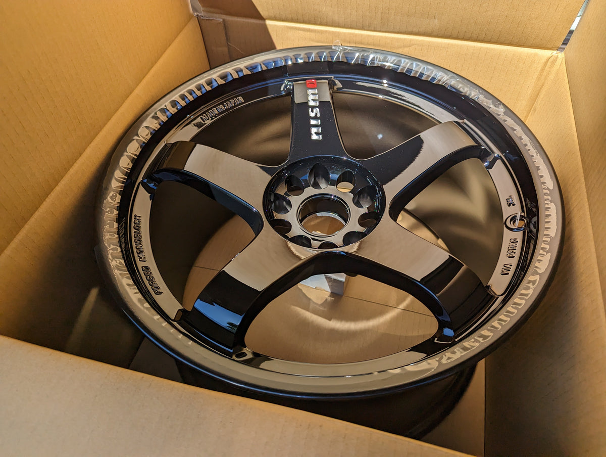 Nismo x Rays LMGT4 Wheels with Genuine Rays Center Cap - 5x114.3 - 18x ...